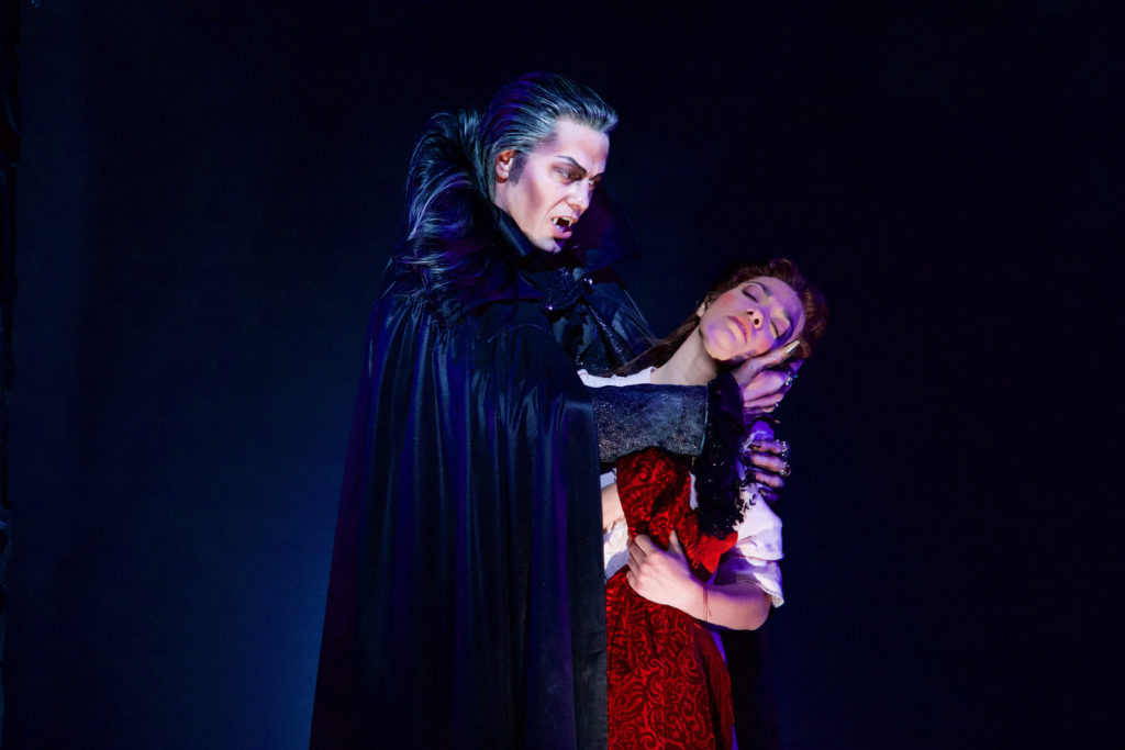 Mark Seibert und Ivan Ozhogin kommen als Grafen zu Tanz der Vampire zurück! | Just-Musicals.de